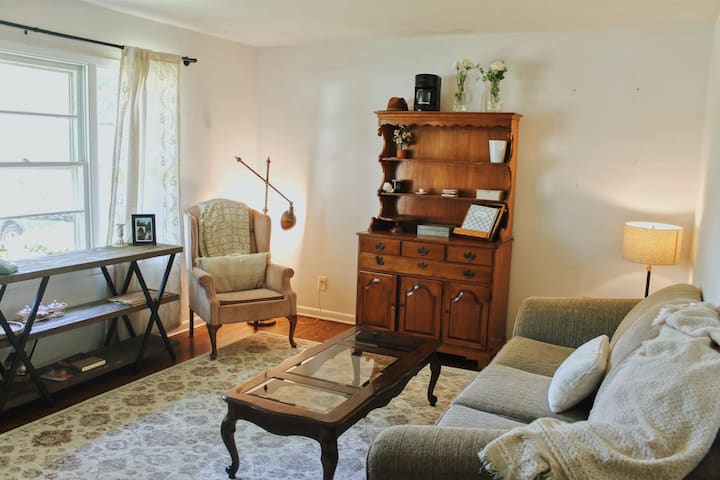 Warm And Charming Home Minutes To The City - Liberty, MO