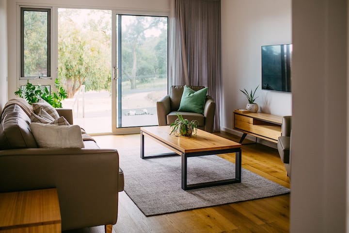 Golf Course Escape | Relaxed Coastal Stay - Anglesea