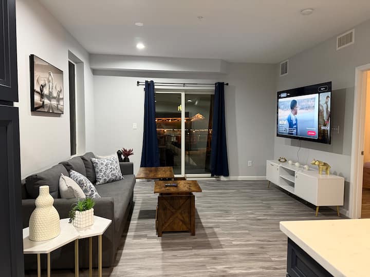 Next To Bars And Restaurants / 40 Min To Dc - Manassas, VA