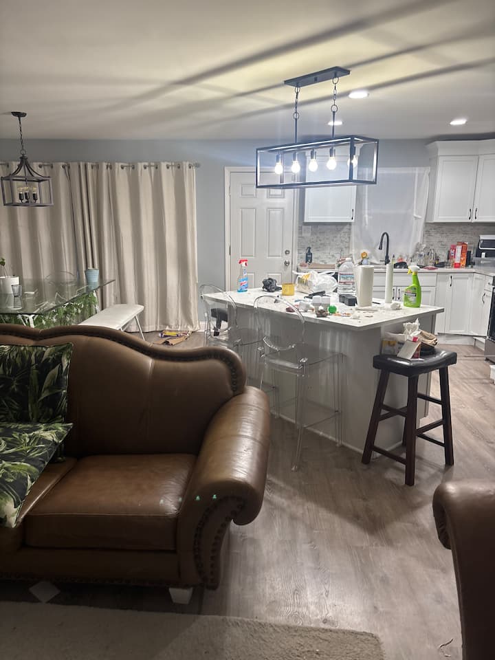 Nice House With Plenty Of Rooms Right By The Beach - Portage, IN