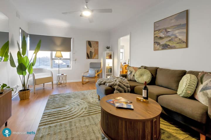 Beachside Largs Bay Pet Friendly 3 Bed Haven - Port Adelaide