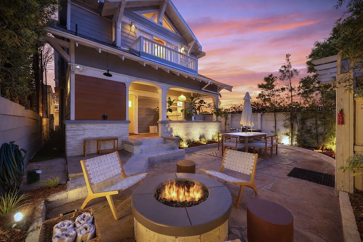 3-min Walk To Beach + Firepit  Design-forward Gem - 샌타모니카