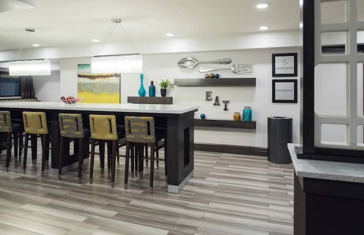 Stylish 2 Separate Hotelrooms W/ Parking&breakfast - Monterey, CA