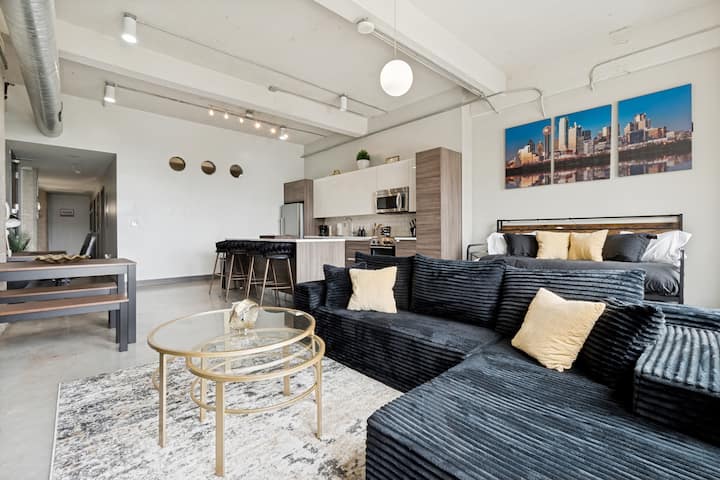 Luxury Downtown Dallas Condo | Walk To Aac - Dallas, TX