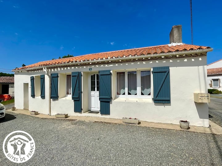 Gîte Au Cœur Du Village - 6 Pers. - Saint-Julien-des-Landes