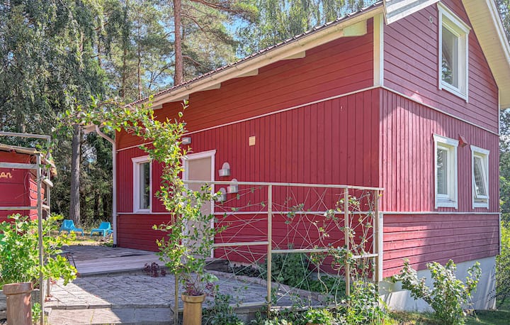 Nice Home In Alingsås - Vårgårda