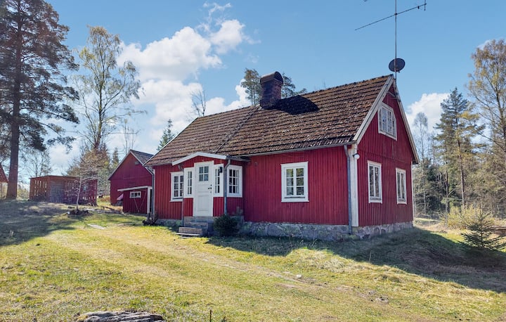 2 Bedroom Lovely Home In Visseltofta - Osby
