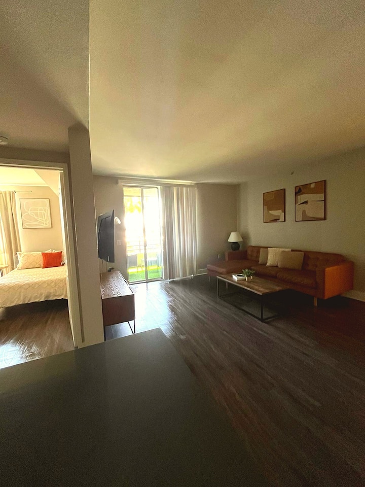 2br Condo| Pool, Jacuzzi & Gym | Santa Monica - Santa Monica, CA