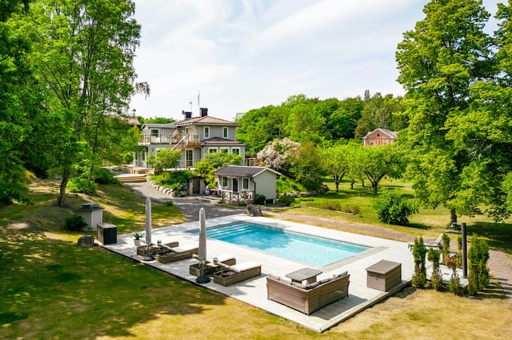 Villa With Pool And Jetty By The Sea In Långsunda - Gustavsberg