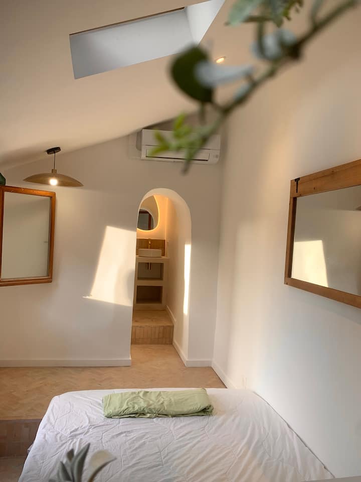 Atelier D’artiste Neuf à 50 M De La Mer
+ Piscine - Marsella