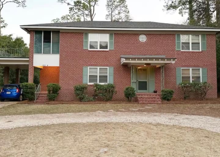 Welcome Home: Cozy, Comfortable, And Convenient - Albany, GA
