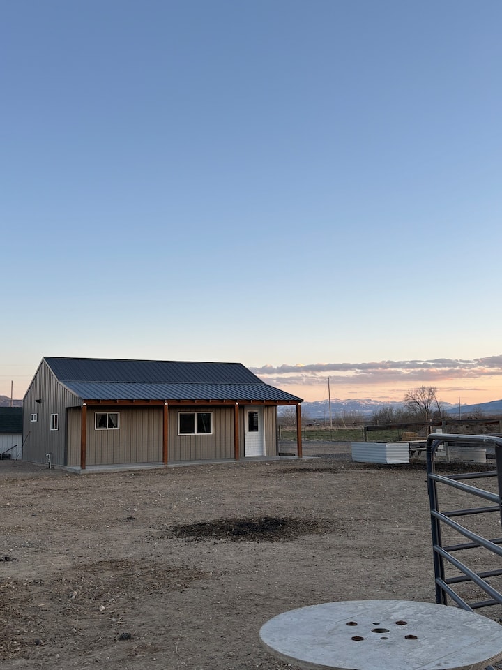 Llamastae Barndominium - Wyoming