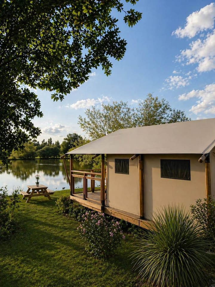 Tente Safari Lodge Au Bord De L'étang - Bressuire