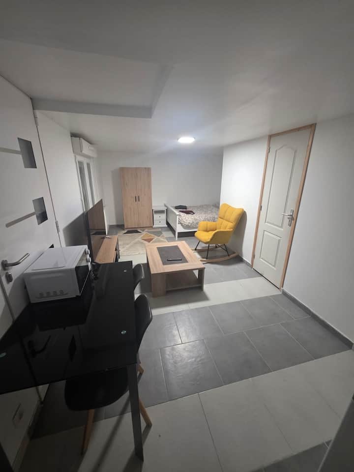 Studio Cosy Et Moderne En Plein Cœur De La Ville - Parc Des Expositions De Paris Nord Villepinte