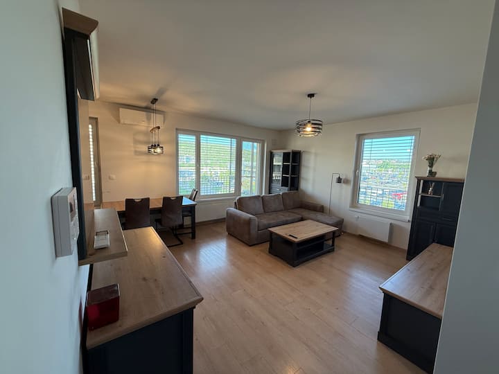 Cozy Apartment Near Bory Mall - Bratislava