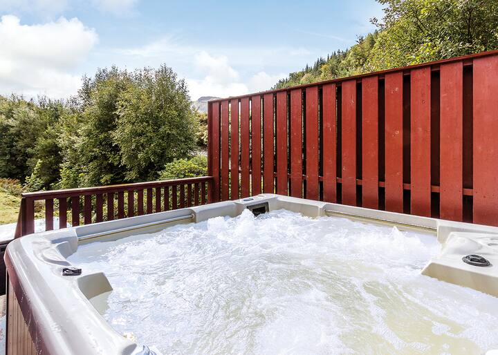 Classic 3 Bed Hot Tub Lodge (Pet) - Lochgoilhead