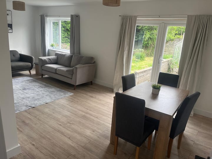 Coastal Getaway | 3-bed Home Near Millennium Path - Llanelli