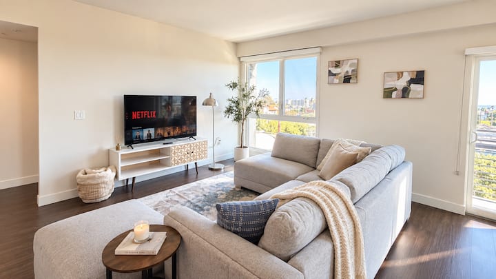 Bright 2bd | Hollywood | West Hollywood - Los Angeles