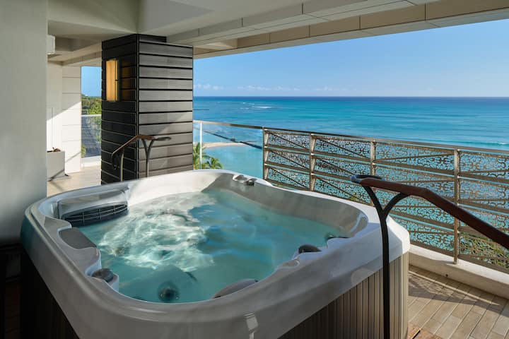 Penthouse Diamond Suite - Espacio Waikiki - Honolulu, HI