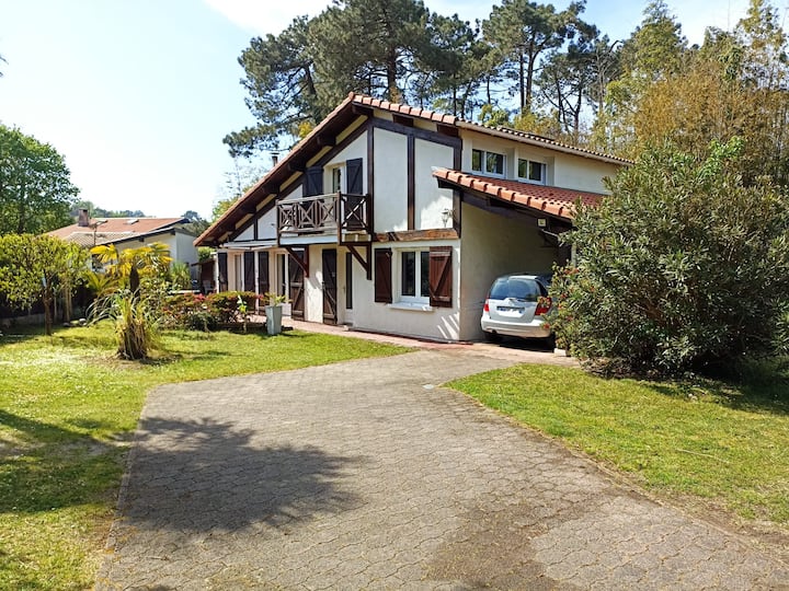 Maison Familiale Avec Grand Jardin - Tarnos