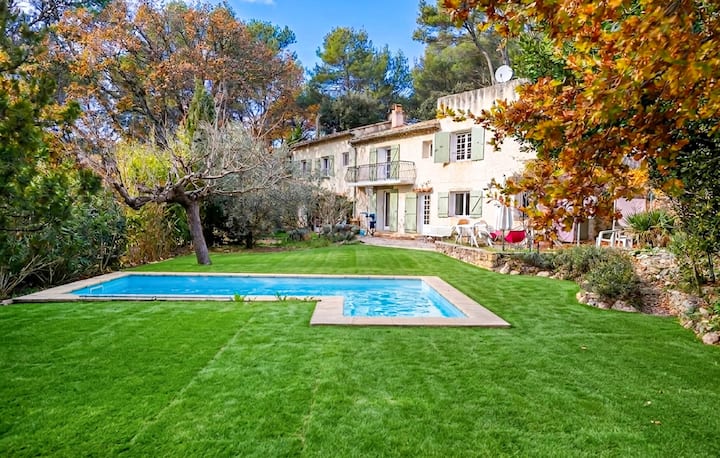 Maison Avec Piscine Privée - Mallemort