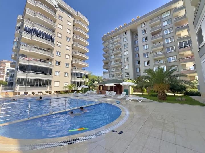 Havuzlu Sitede Ev Konforu – Denize ÇOk Yakın - Oba