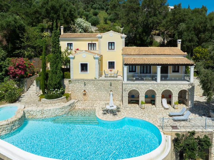 Villa Maro, Private Pool & Heated Outdoor Jaccuzi - Corfou