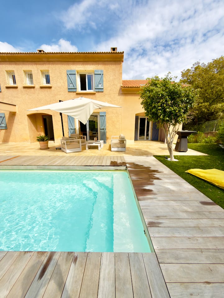 Superbe Villa Avec Piscine & Grand Jardin - Bastia