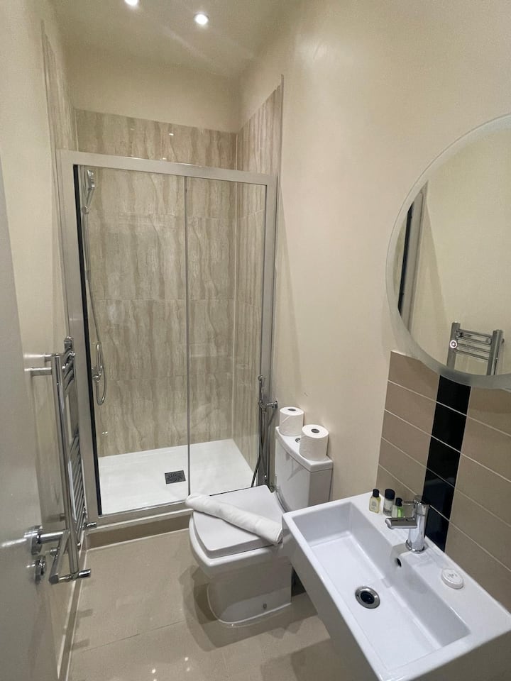 Central London, Medium Size, Studio Flat 8/12 - Cromwell