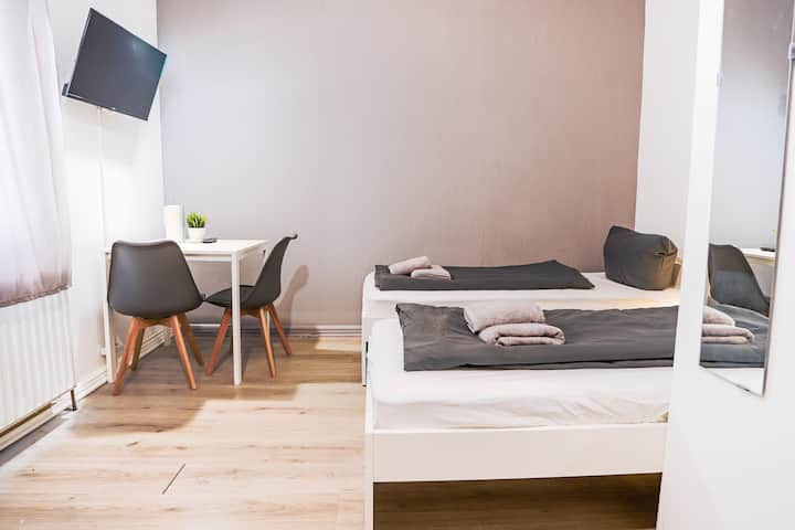 Herne City Lodge | Team Base | 2 Zweibettzimmer - Herne