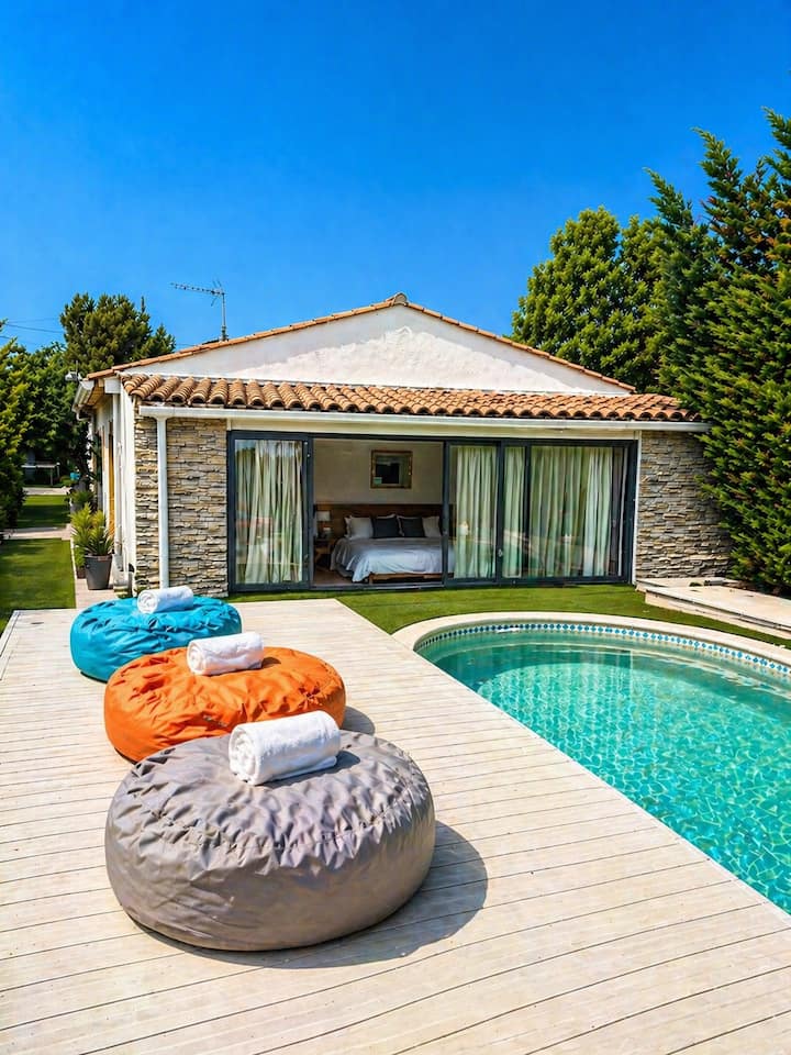 *Adelia* Villa 150m2 + T2 50m2, Clim Piscine - ibis Salon de Provence