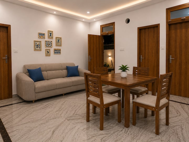 Gayatri Villa Near Bhu - India