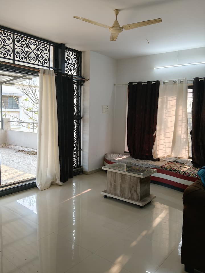 Spacious 3bhk Getaway | Private Terrace - Nashik