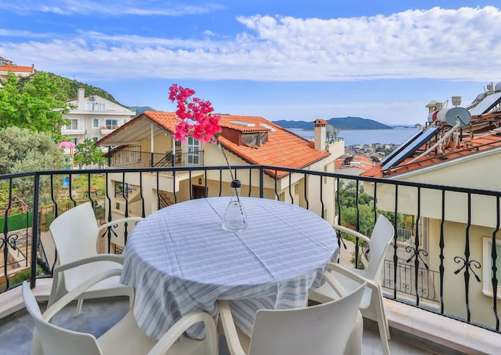 Deniz Manzaralı Merkeze Yakın Huzurlu 2+1 Daire - Kaş