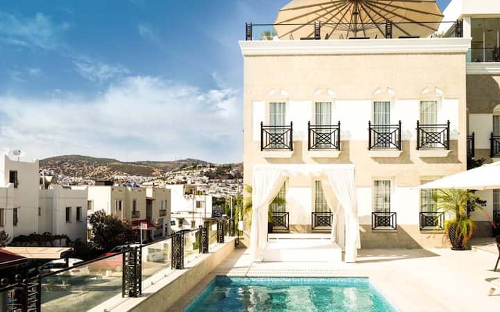 Hotel Room For 2 In Bodrum Center With Shared Pool - Bodrum