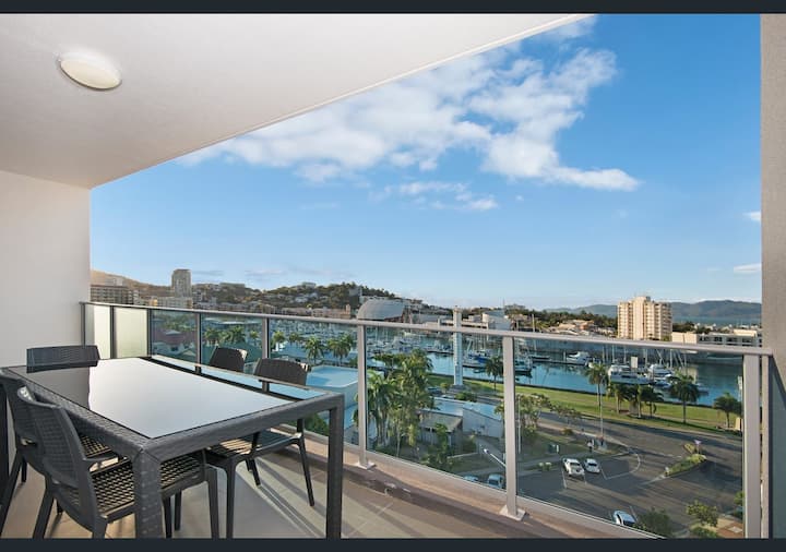 Palms On Palmer | Waterfront Mix Downtown Vibrancy - Townsville