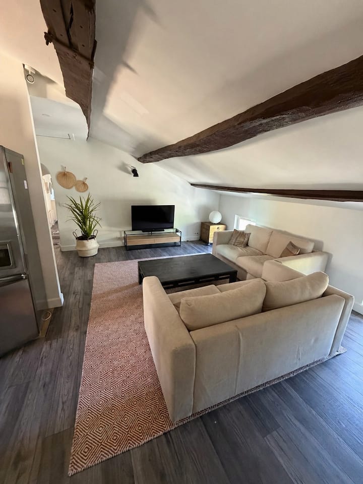 Charming 2br In The Heart Of Tourrettes + Parking - Fayence