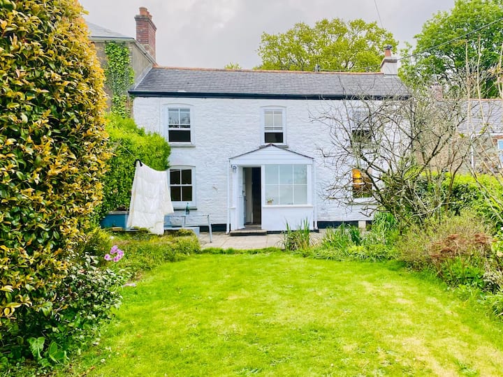 Creekside Cornish Escape, Lovely 5 Bed Cottage - St Mawes