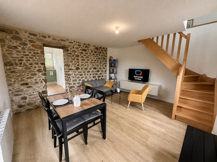 Petit Coin De Paradis | Parking & Terrasse - United Kingdom
