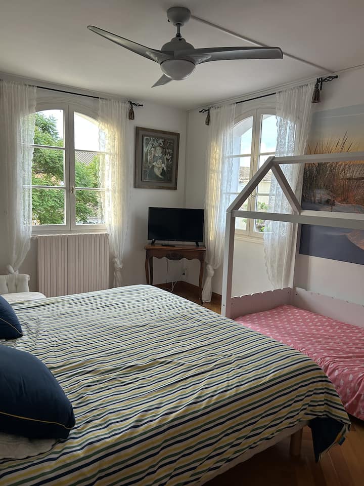 Chambre +Salle De Bain Et Wc Privés +Petit Déj - Pézenas