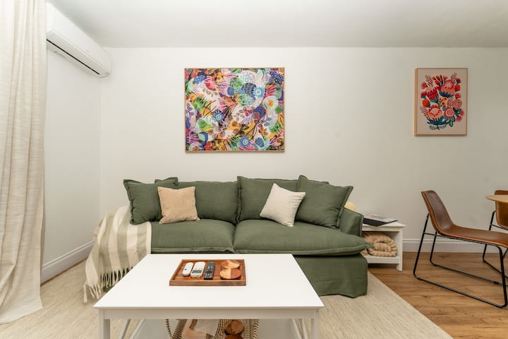 Lola's & Frankie's - 2 Apartments, 1 Booking - Fremantle