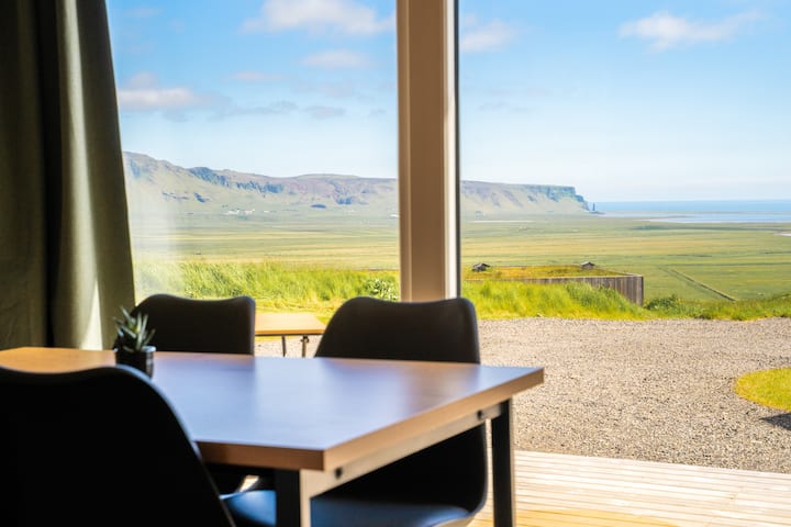 Wooden House With Views Of Dyrhólaey & Reynisfjara - Vik