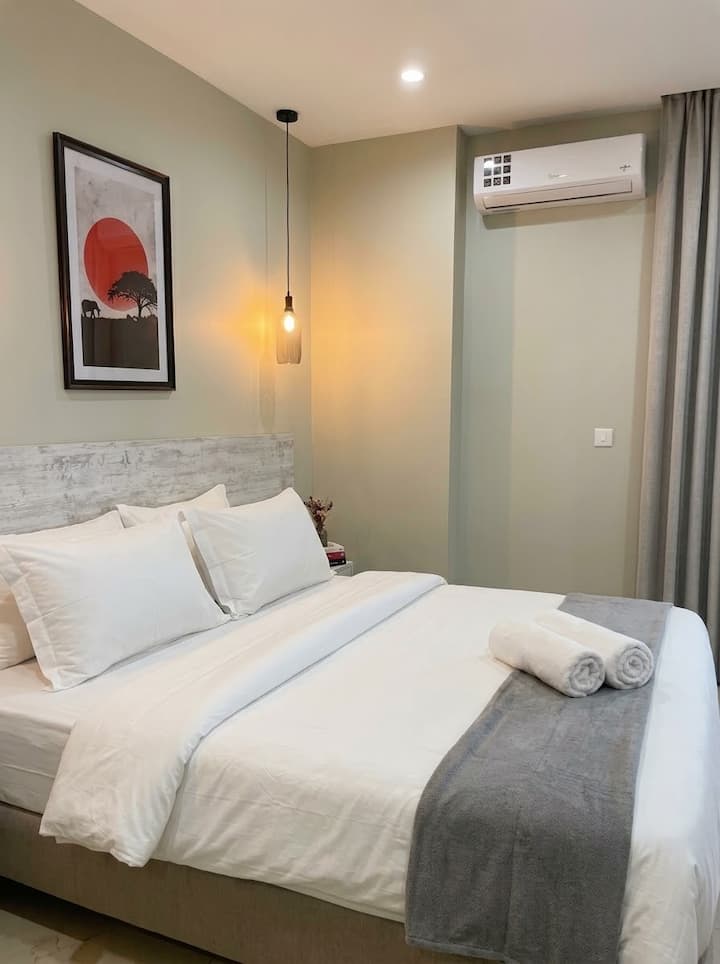 Luxury 1br Apt| Rooftop Pool & Gym In Osu - Ghana