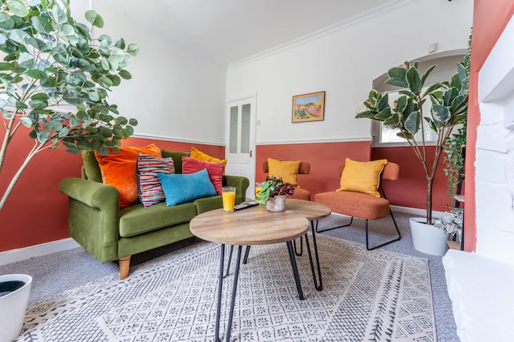 Long Stays | Sleeps 4 Nelson | Burnley Hospital - Burnley