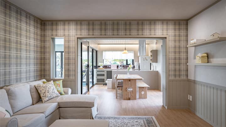 Private Entire House Stay/ 3 Independent Bedrooms - 제주시
