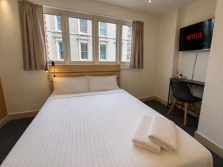 Cozy Hotel-style Room Next To Earl’s Court Station - London