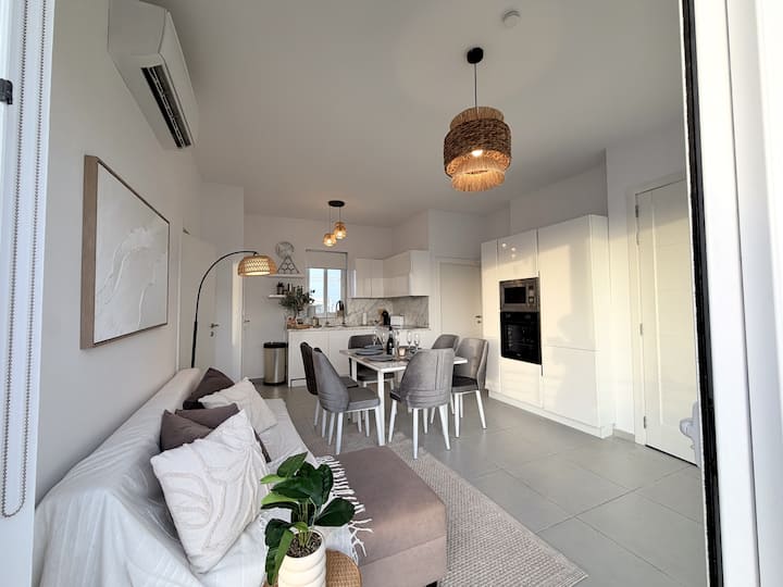 Luxury Penthouse W/ Pool & Terrace | 6 Guests - Malte