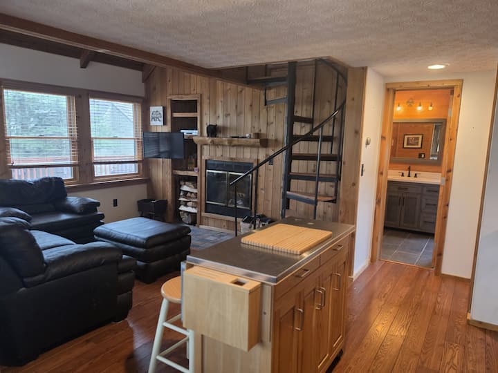 Black Bear Resort - Views, Deck & Resort Access - Canaan Valley, WV