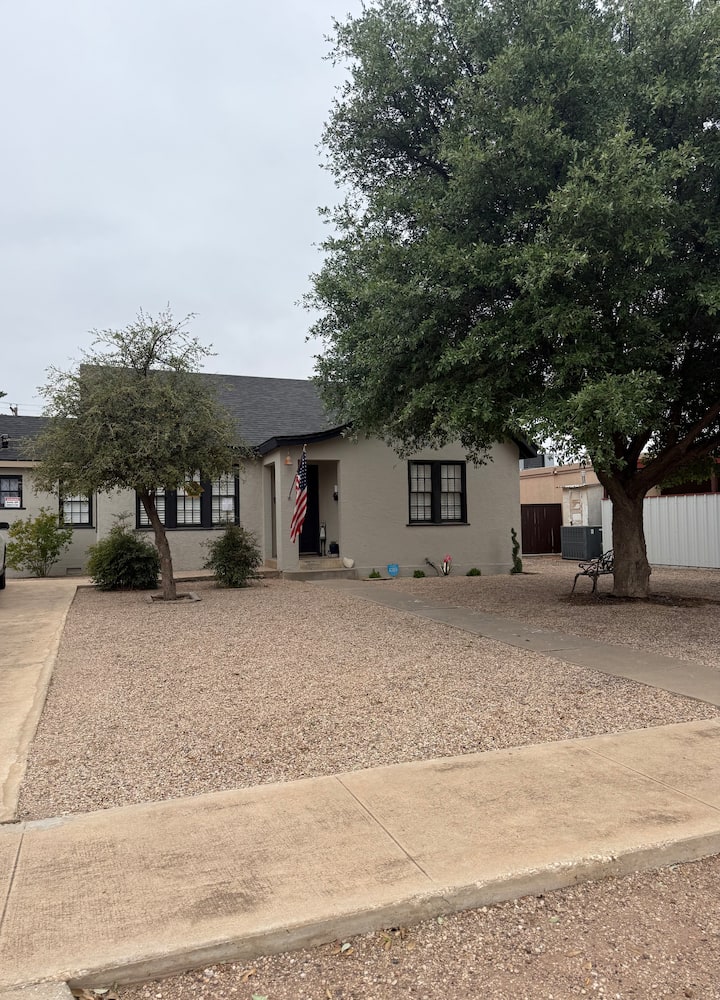 Corbett Cottage - Hobbs, NM