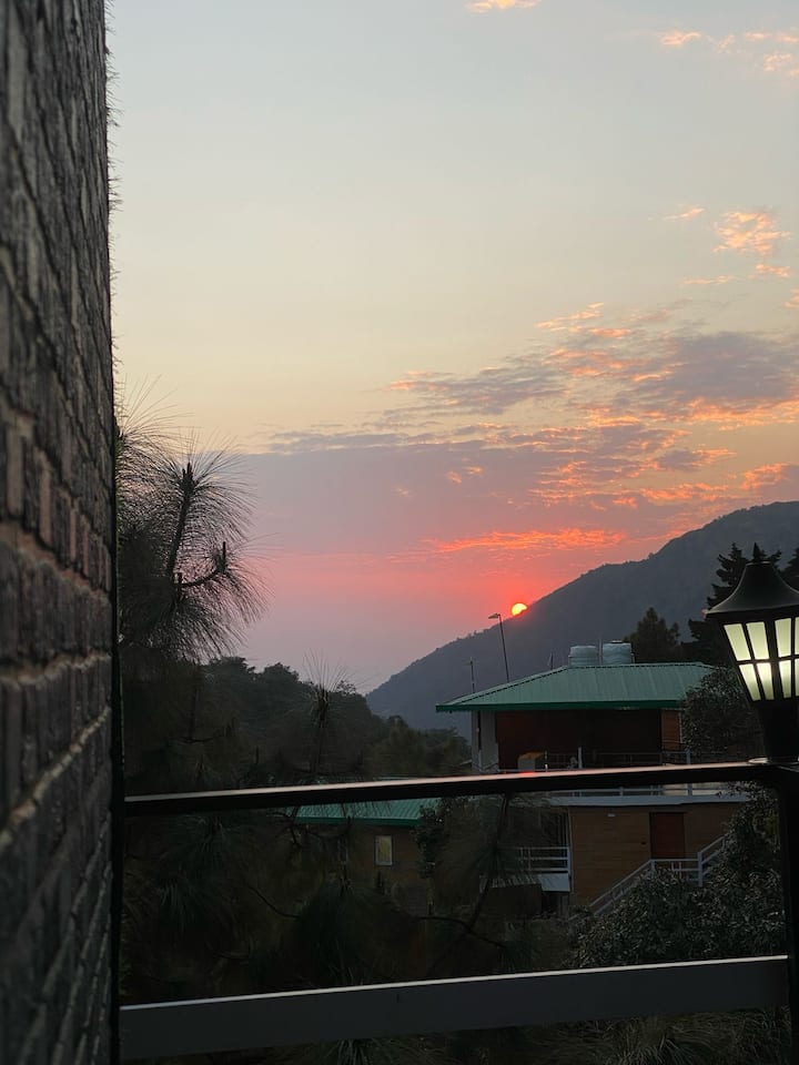 Endeavour Stay | Mountain View Cottage - Mussoorie
